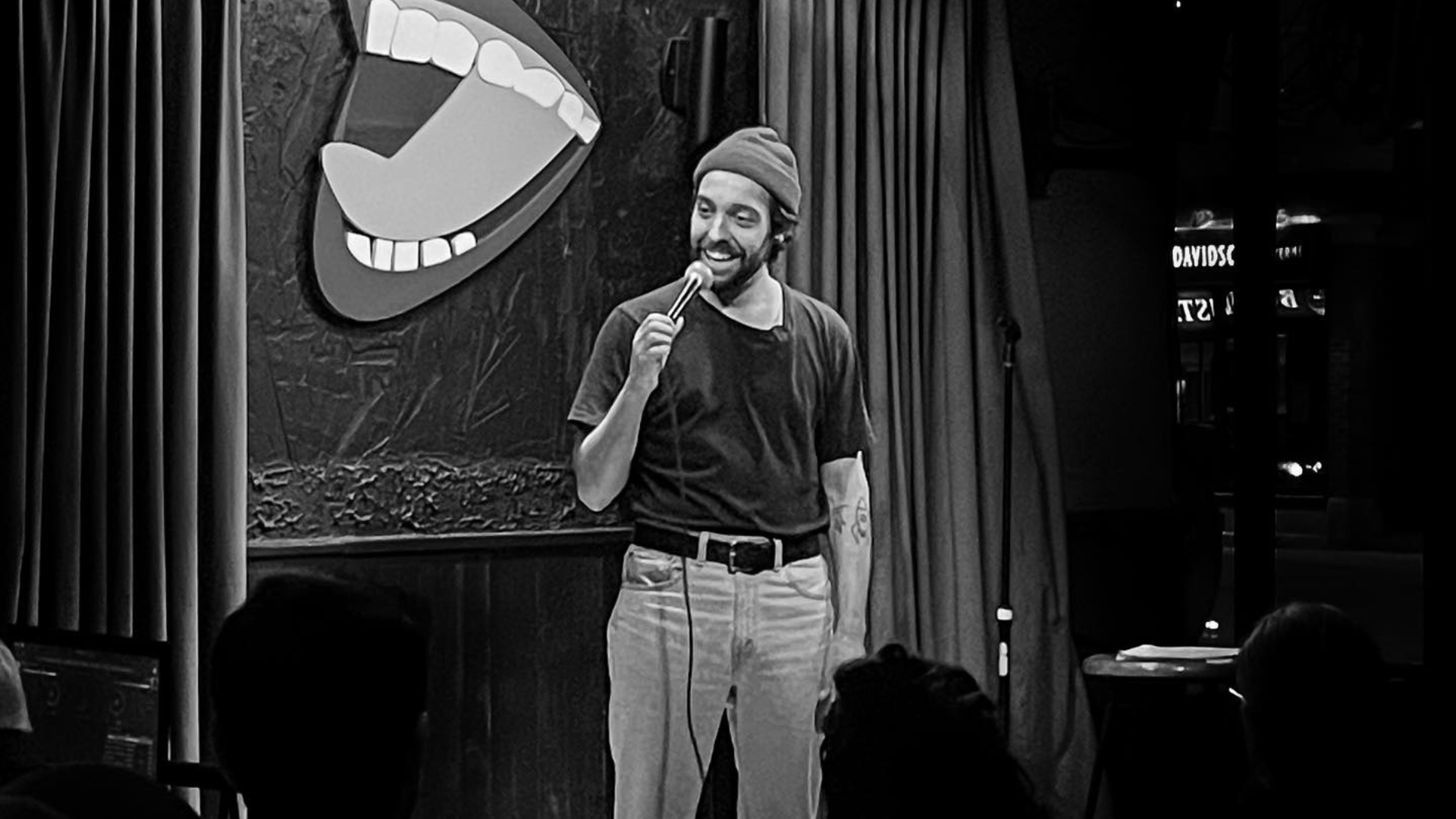 10 soirées d'humour pour rire aux éclats au Québec | La Vitrine